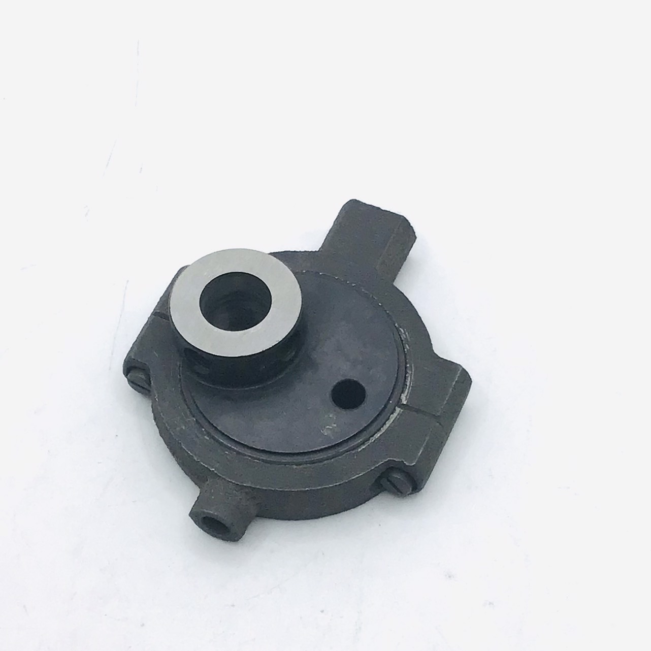 B1416_372_0A0 Biên dưới trụ kim máy đính cúc Juki MB 373 | Linh kiện ...